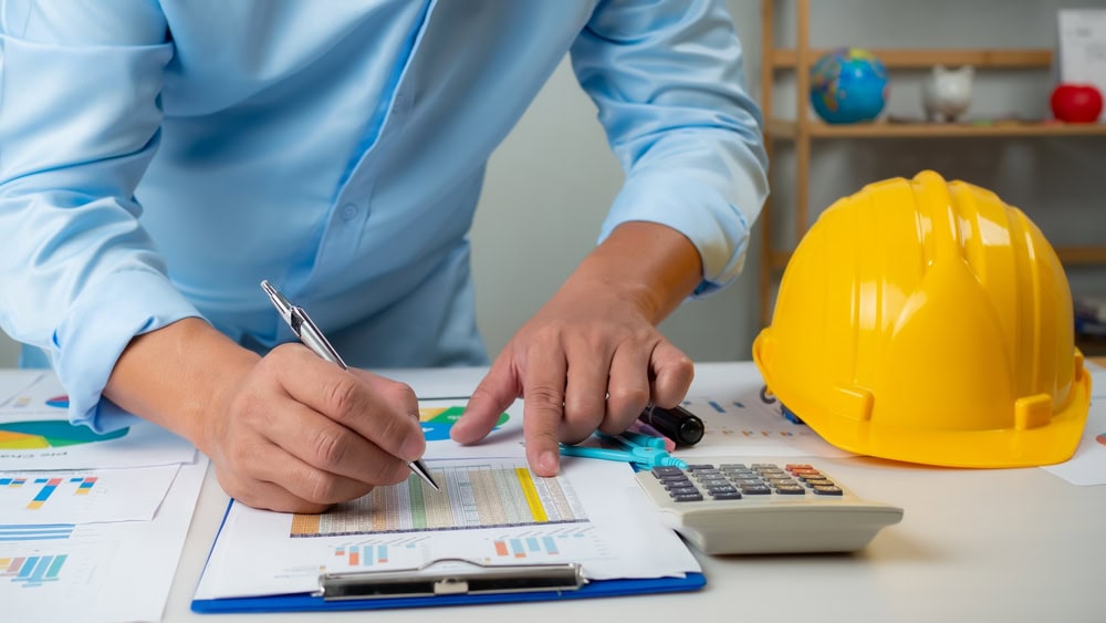 5 Budget Mistakes New Contractors Make in Their First Year - Make Me A ...